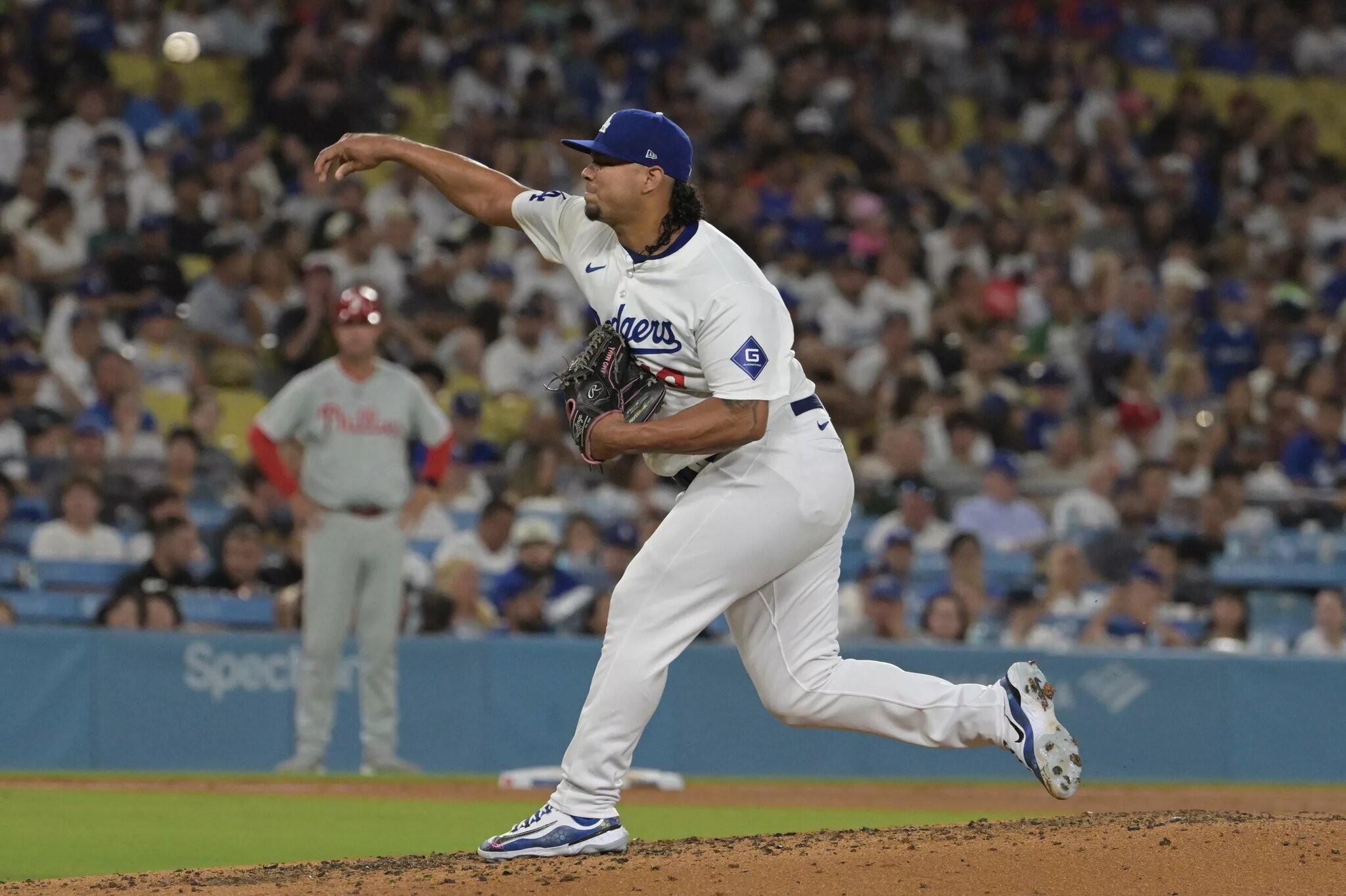 Dodgers Reliever Returns From IL, Banda Trades Places