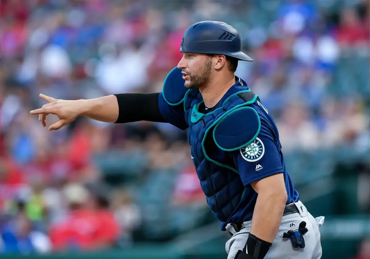 History: The Men Who Pioneered Hand Signals In Baseball - Last Word On ...