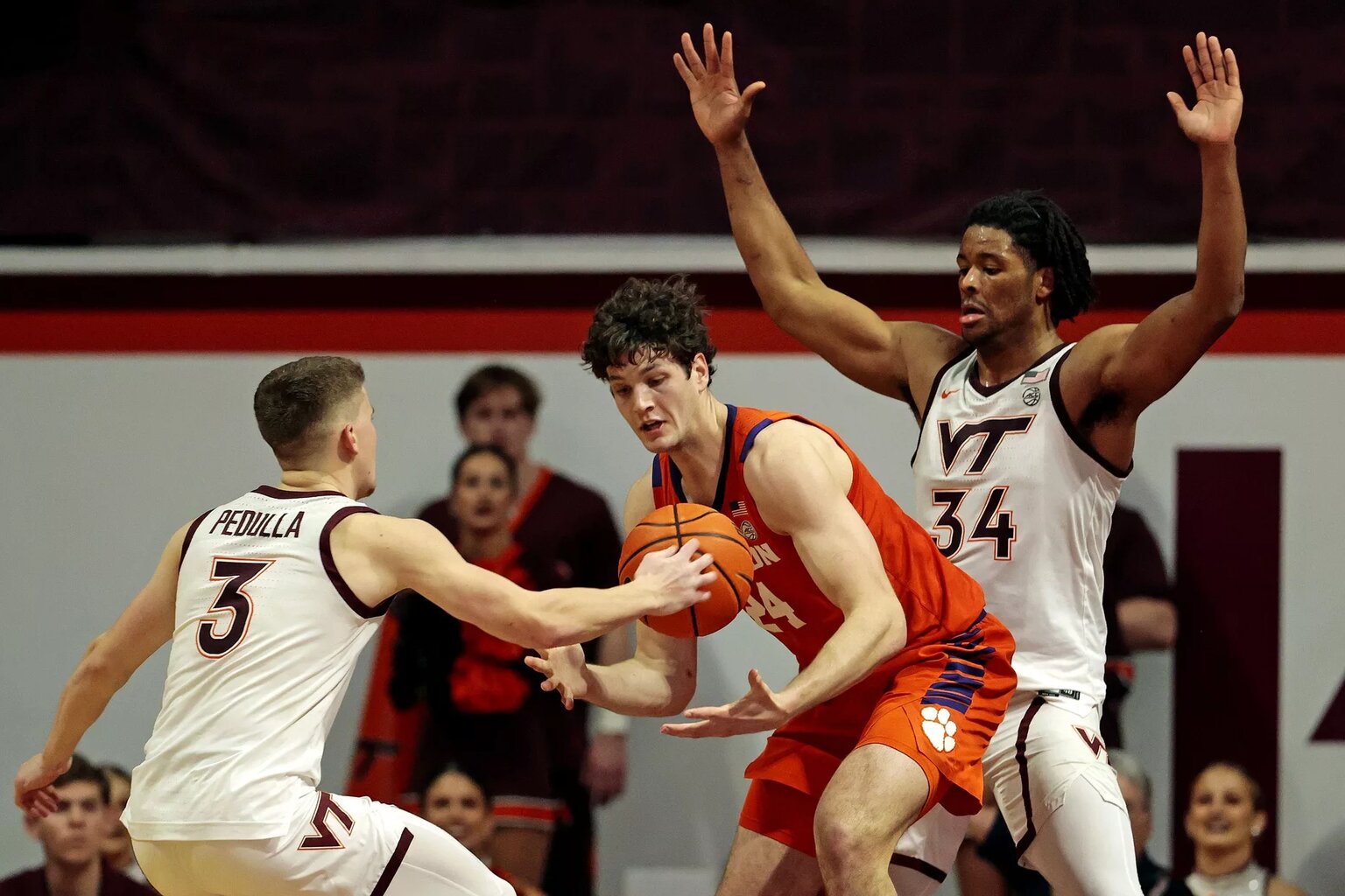 What's Wrong With Clemson and PJ Hall? - Last Word On Basketball