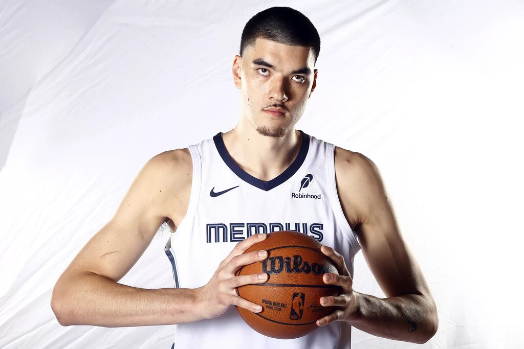 Grizzlies Zach Edey Has Big Goals, New Body Entering 2024-25 - Last ...