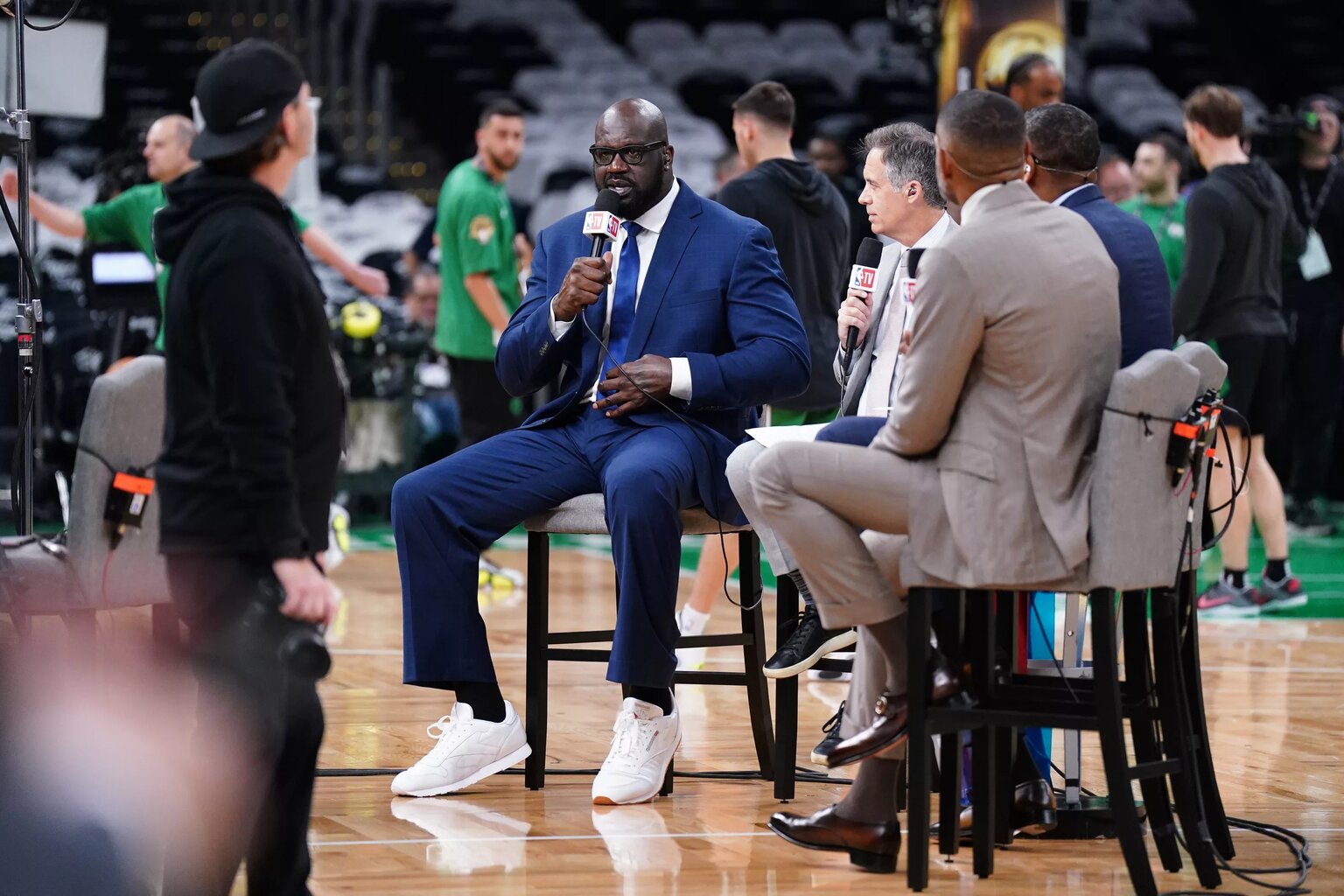 Shaq Proves He Can Still Dunk - Last Word On Basketball