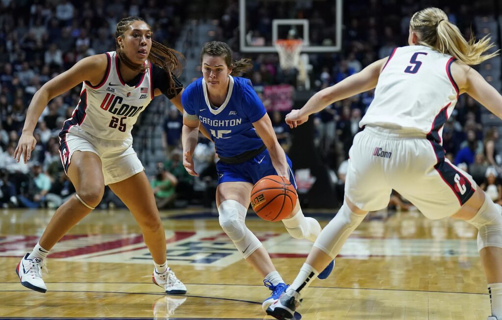 Projecting Women's 2025 NCAA Tournament No. 1 Seeds