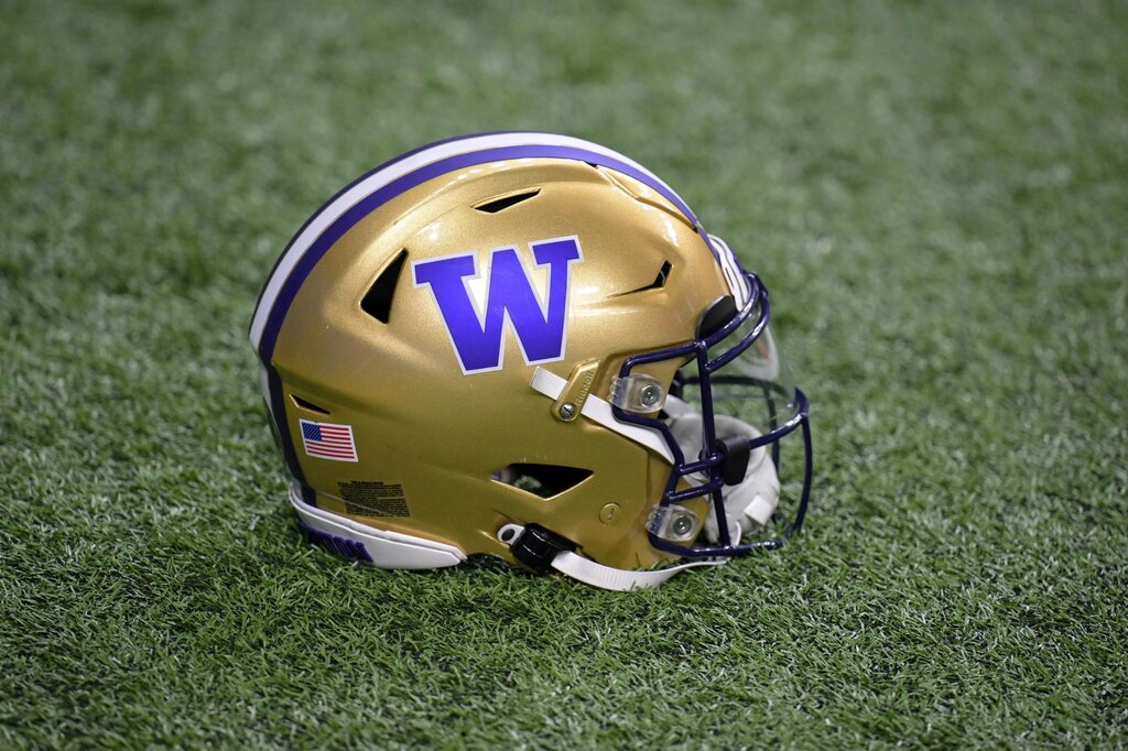 Safety Cameron Broussard Commits to Washington