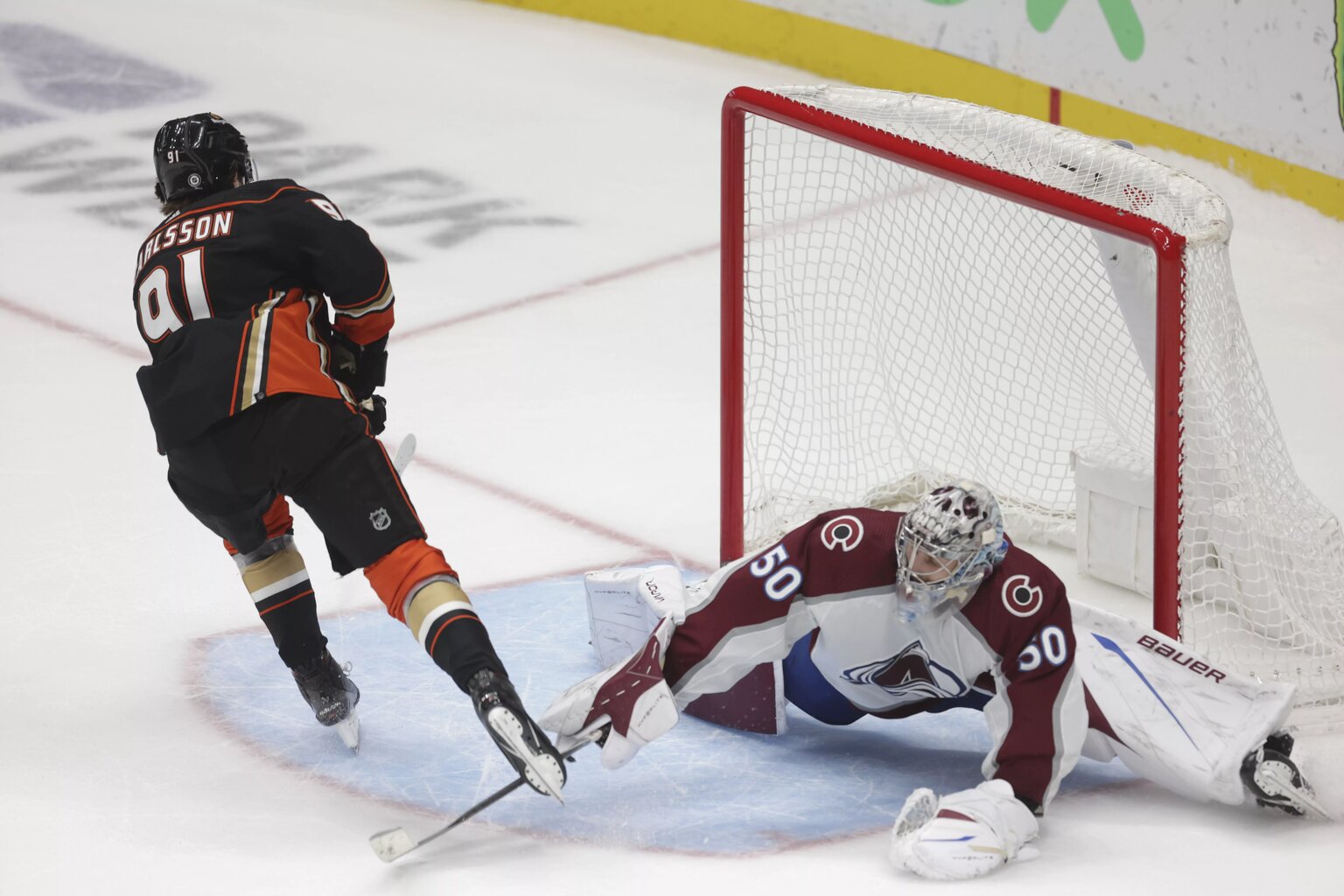 Colorado Avalanche Still Undecided on Backup Goalie