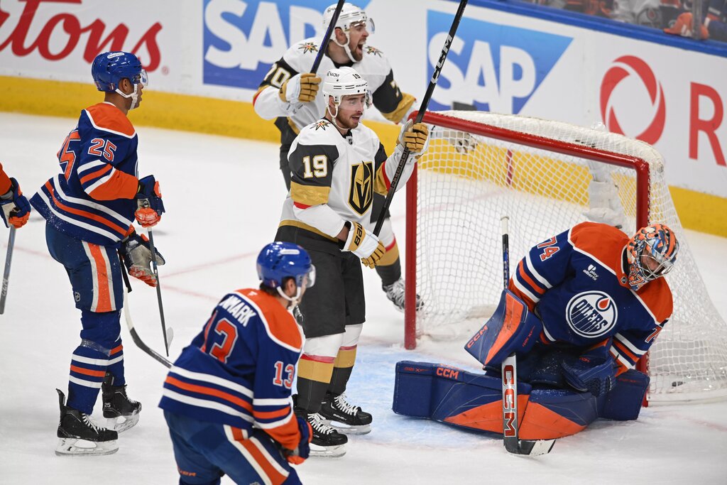 Report: Stanley Cup Winning Forward Inks New Deal