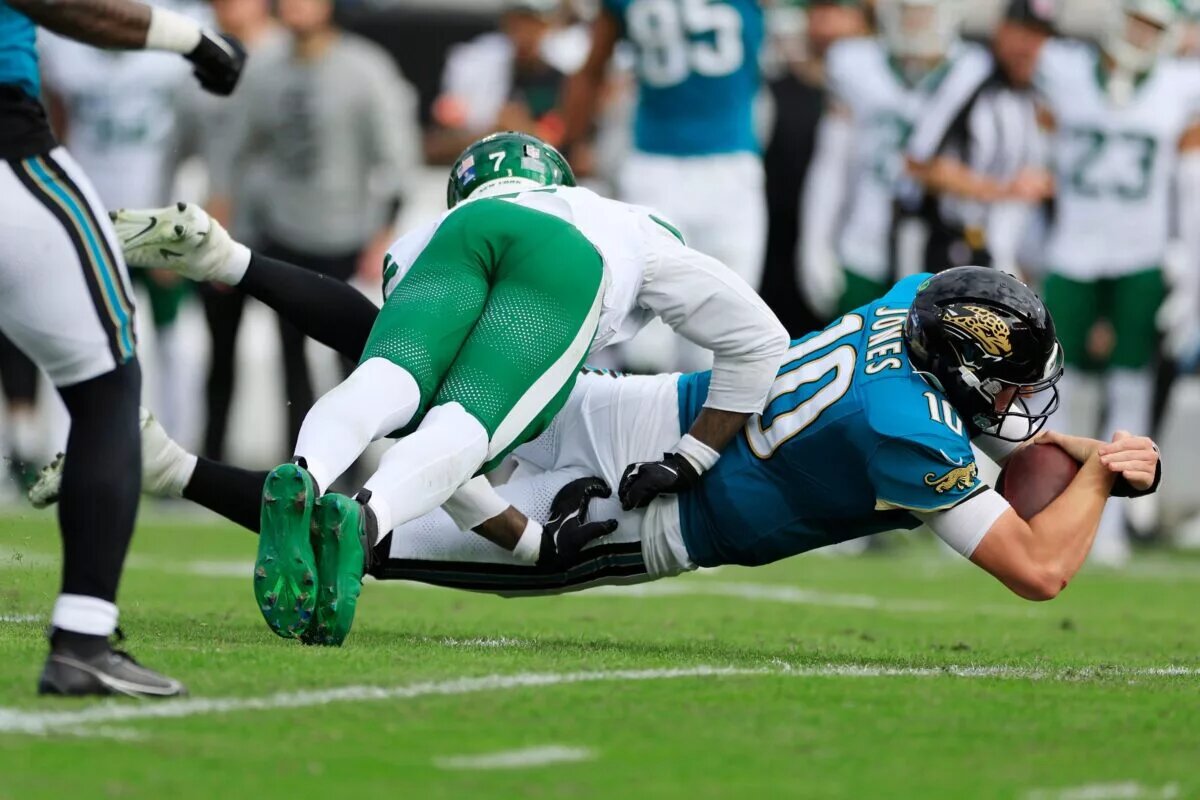 Controversial Pro Bowler Signs Contract With Tampa Bay Buccaneers