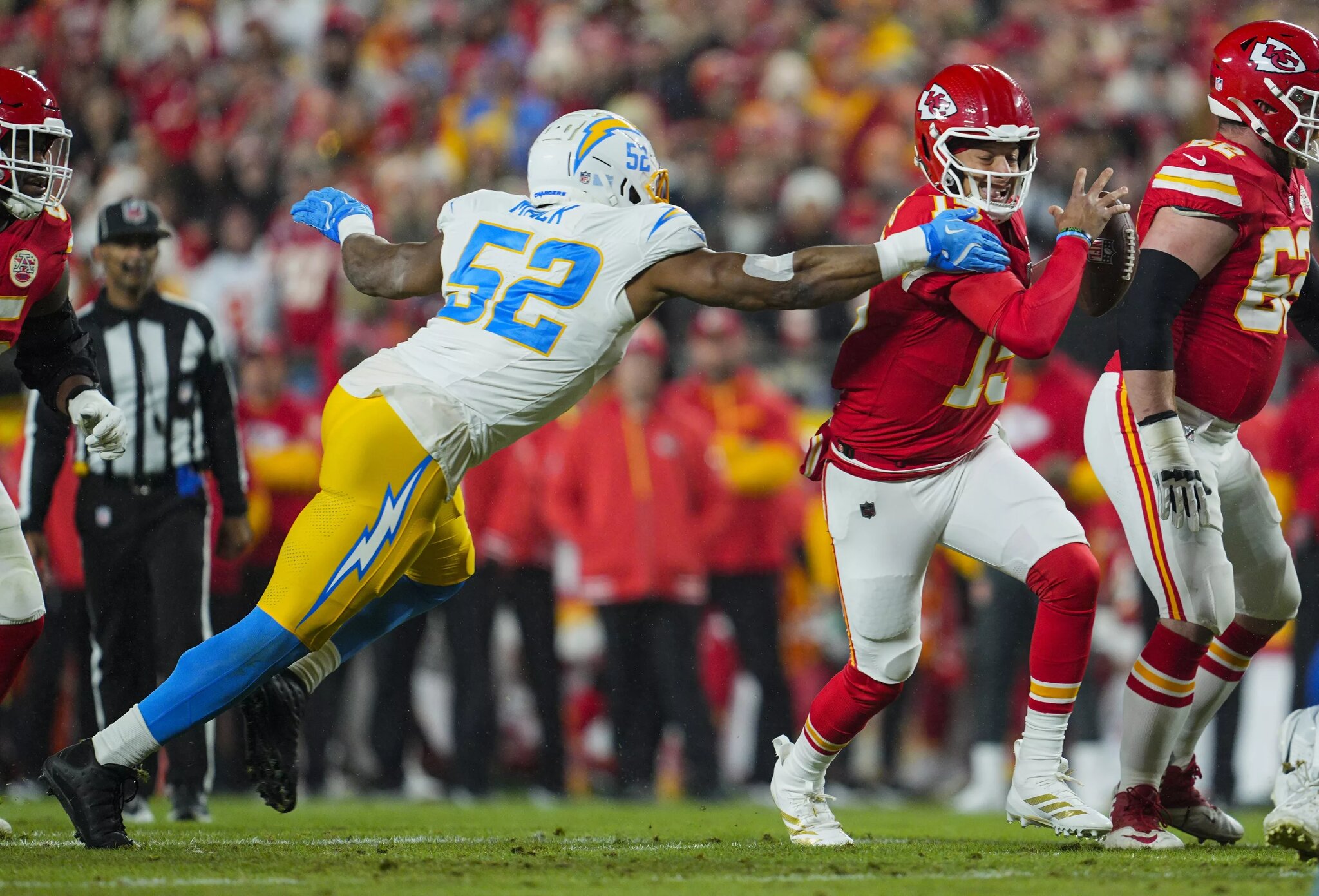 Khalil Mack Explains Decision to Remain With Chargers