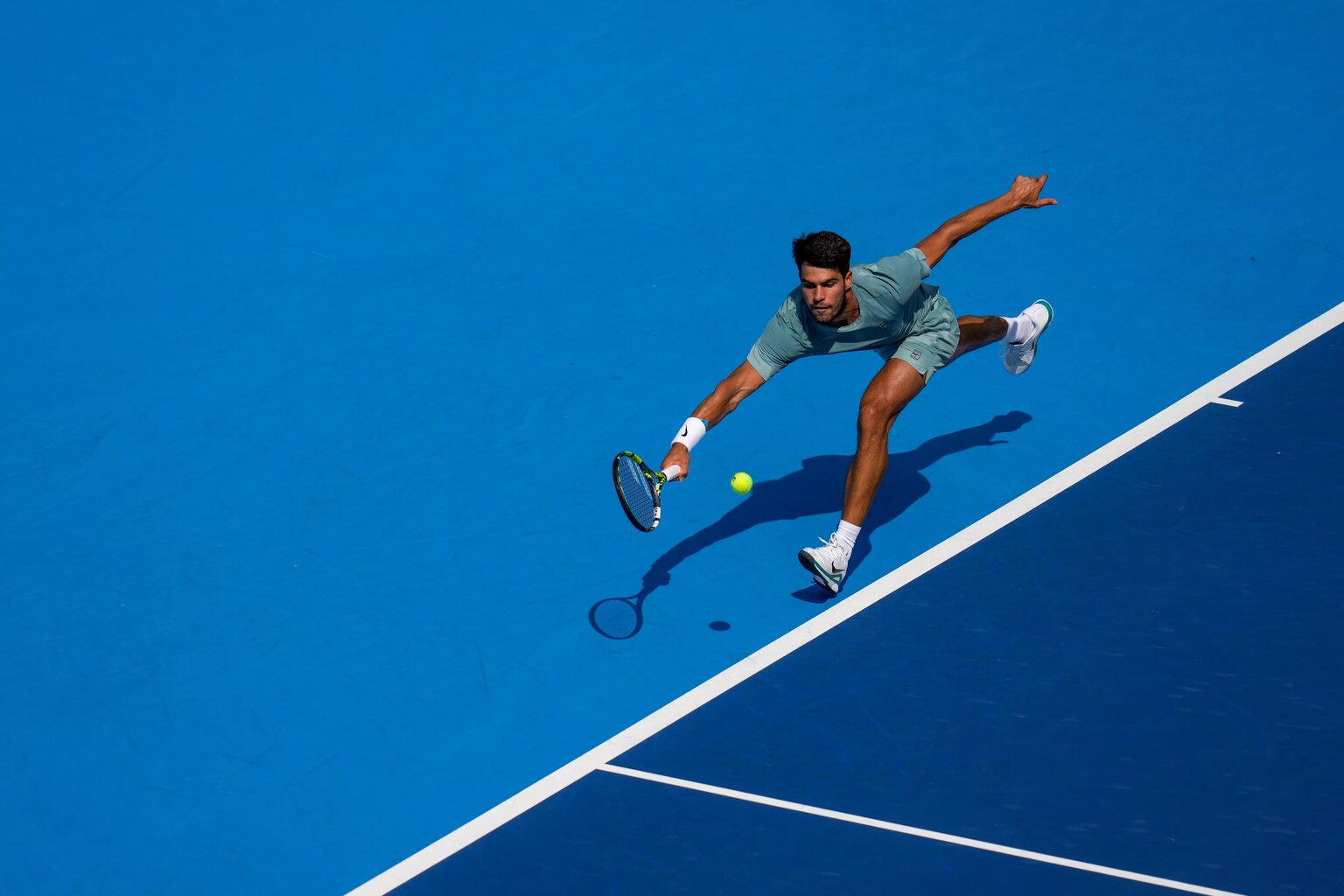 Australian Open Day 6 Men’s Recap: Alcaraz Dominates, Medvedev Comeback